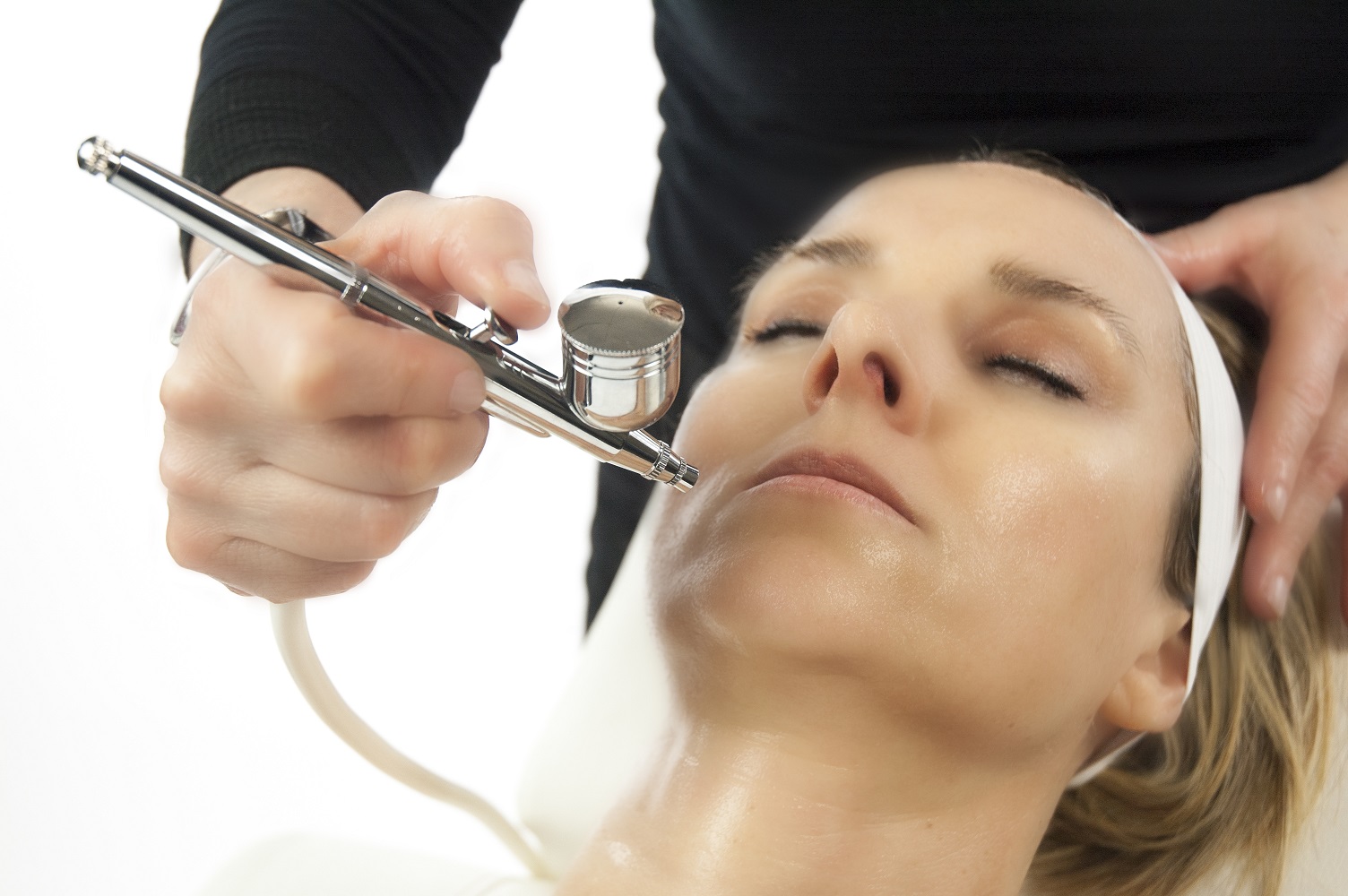 Oxygen Facials: The celebrity secret to flawless skin? - The Merry Go Round